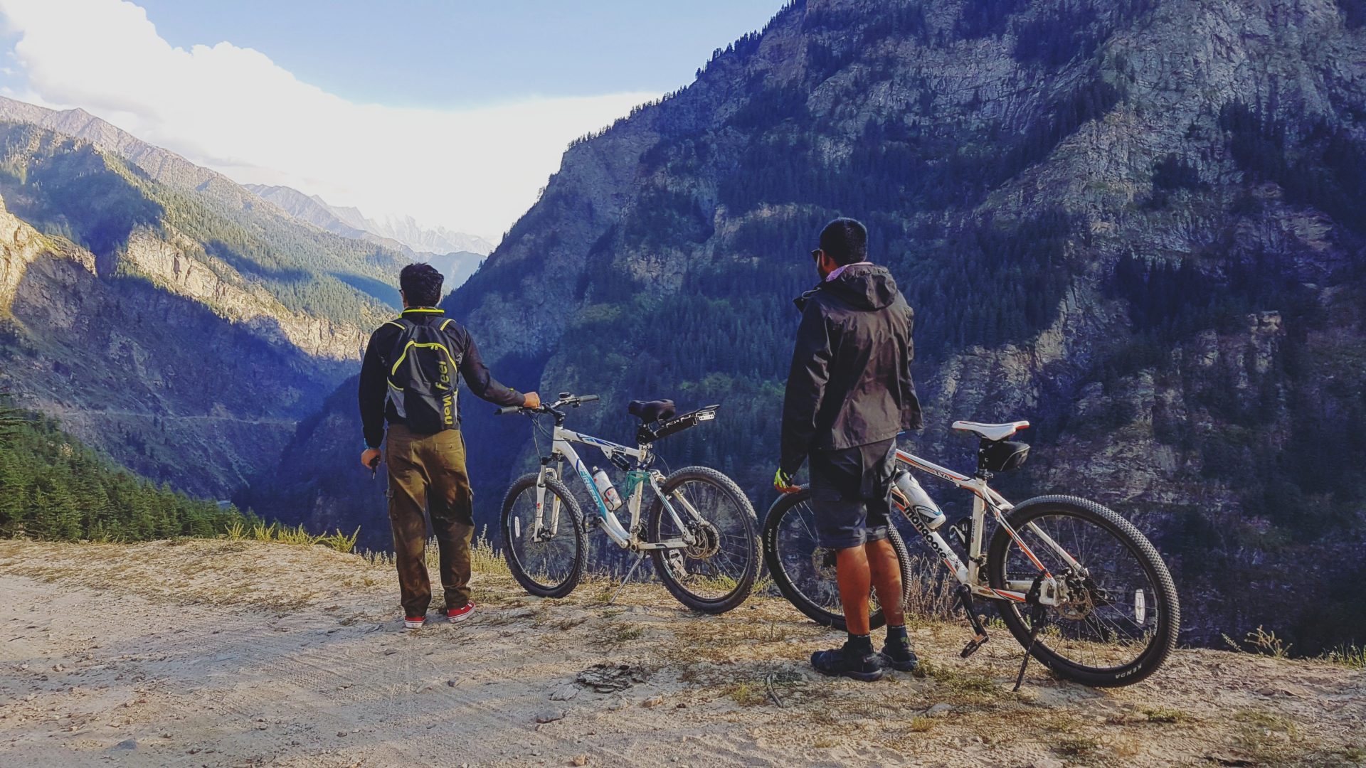 Cycling on Worlds most dangerous Road - Himalayan Geographic