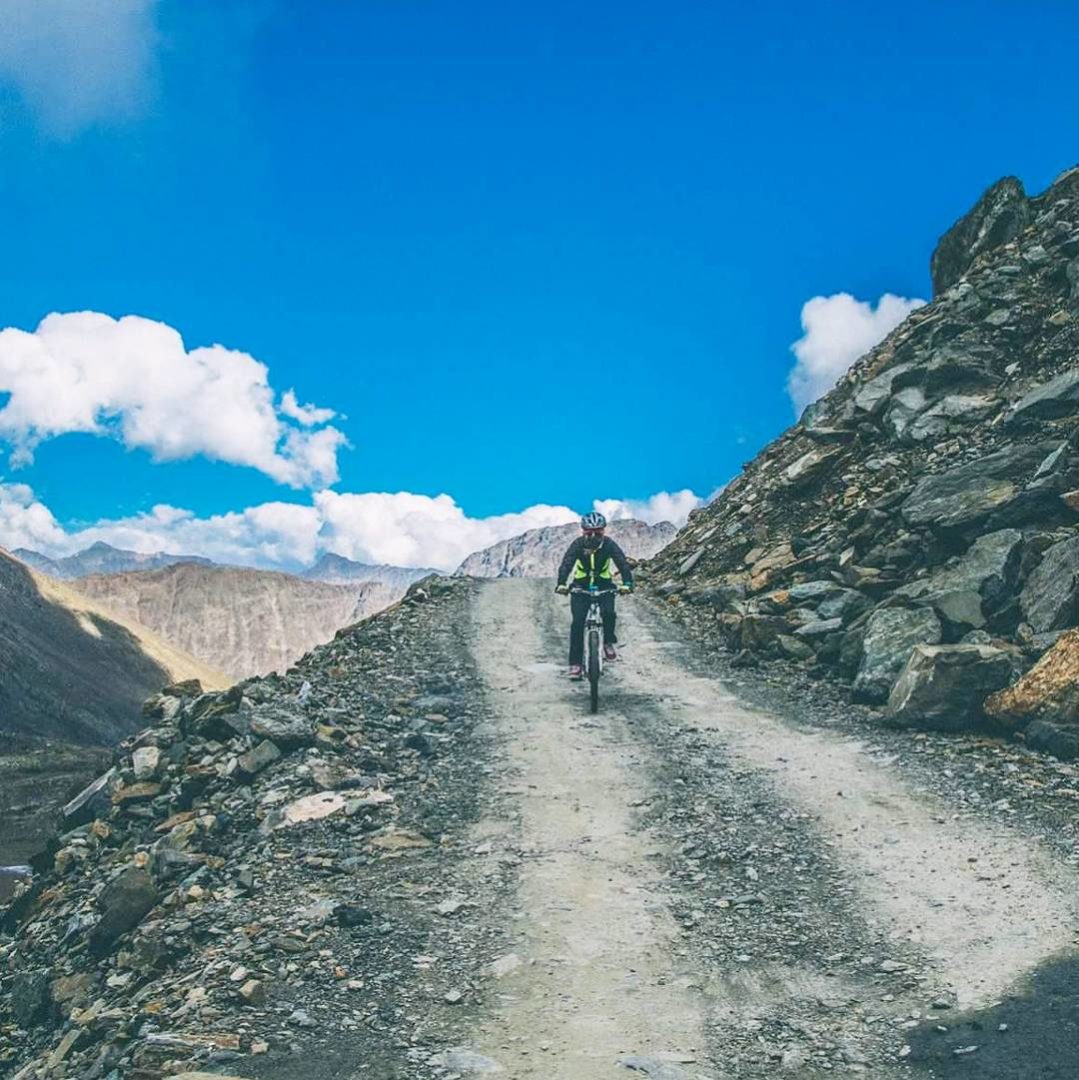 Cycling on Worlds most dangerous Road - Himalayan Geographic